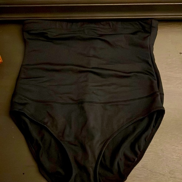 Flexees | Intimates & Sleepwear | Flexees By Maidenform Shapewear ...